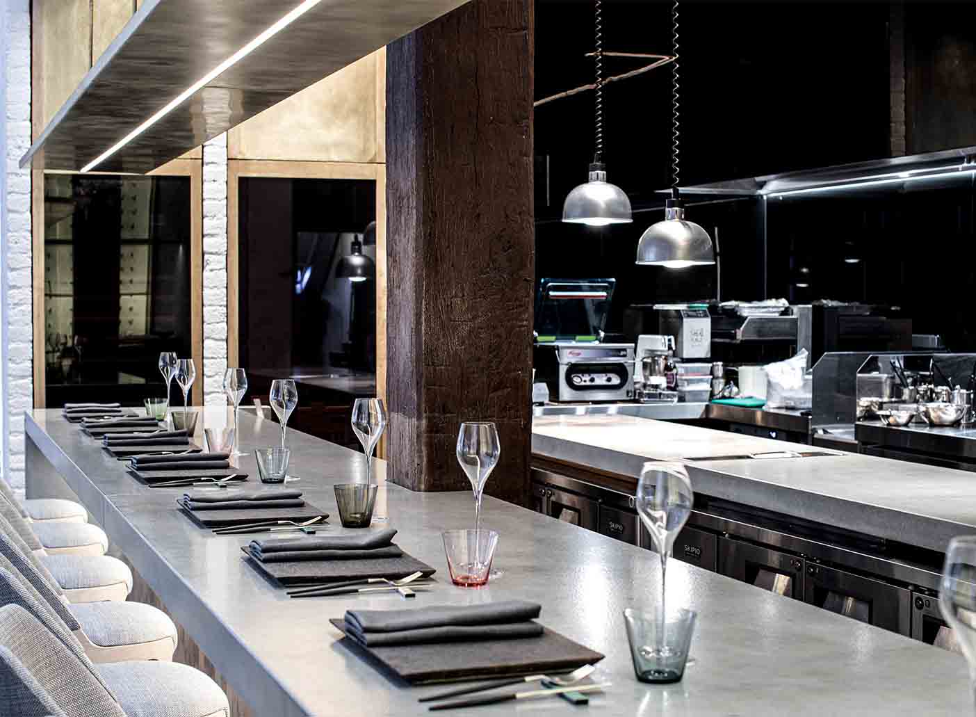 Kuro Bar & Dining | Top Japanese Restaurants | HCS